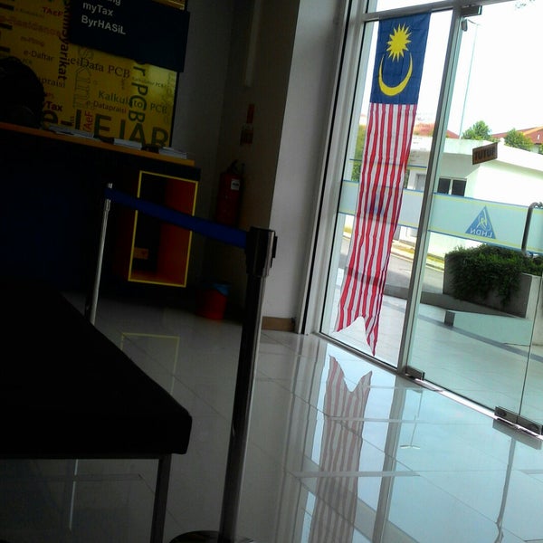 Lembaga Hasil Dalam Negeri (LHDN) - Government Building in Sungai Buloh