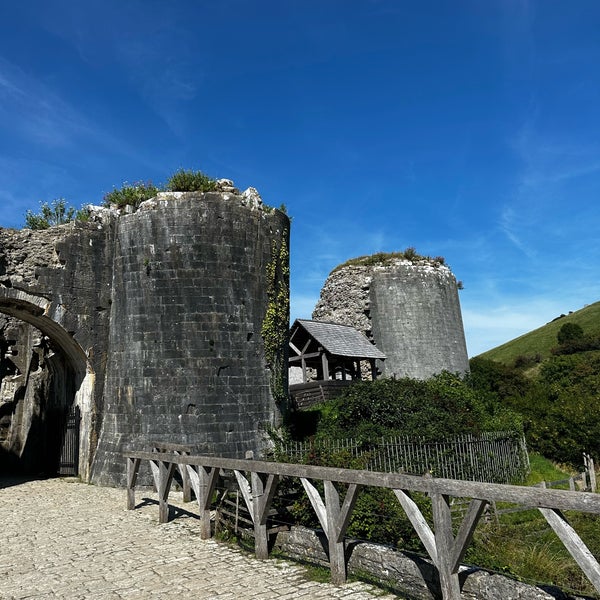 Corfe Castle - Castle