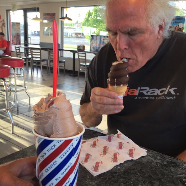 Iceberg Drive Inn Logo