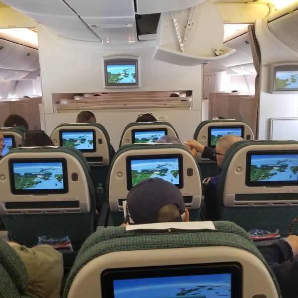 CX930 MNL-HKG - Plane in Barangay 183