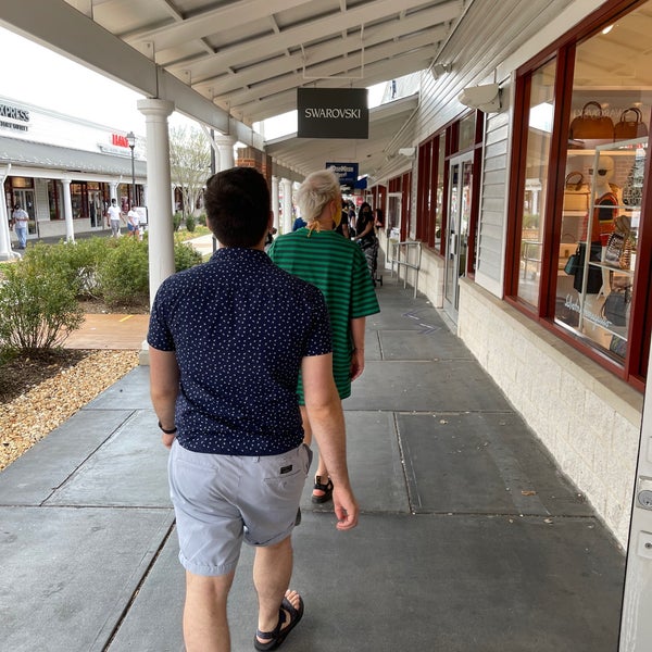 Photos at Leesburg Premium Outlets - Leesburg Corner - Leesburg, VA