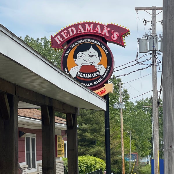 Redamak's Tavern - Burger Joint in New Buffalo