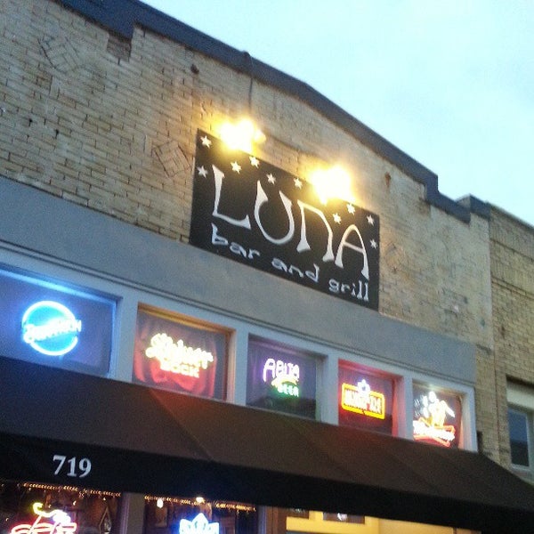 Luna Bar & Grill - American Restaurant
