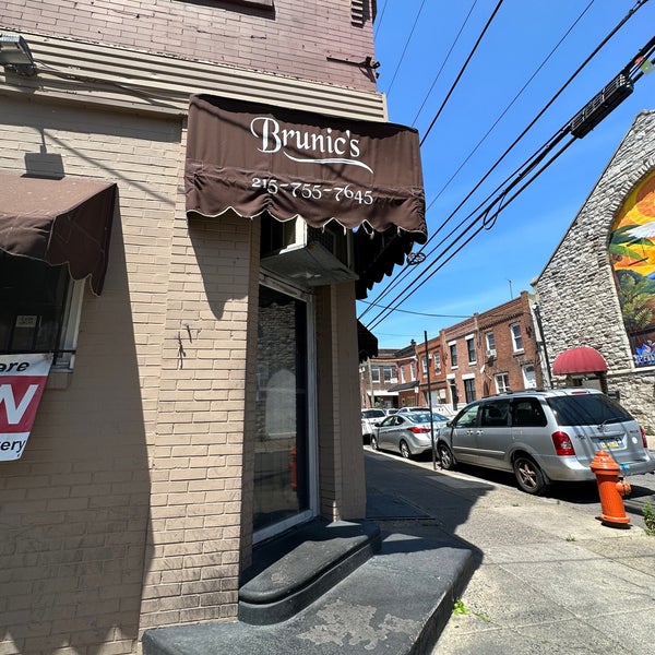 Brunics - Breakfast Spot in Philadelphia