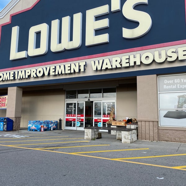 Lowe's - London, ON