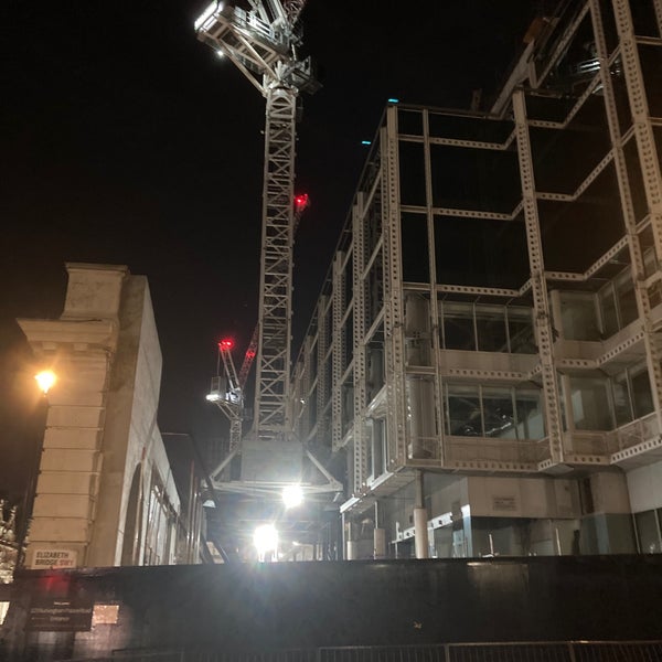 Colonnade Walk - Shopping Mall