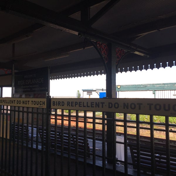 Ryde Esplanade Railway Station (RYD) - 3 tips from 390 visitors