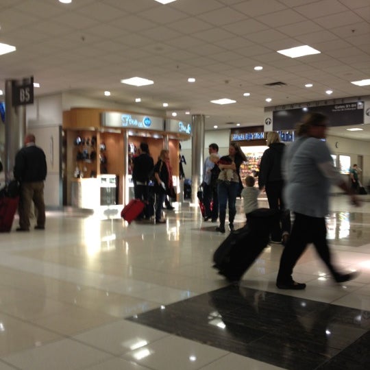 Gate B5 - Airport Gate in Atlanta