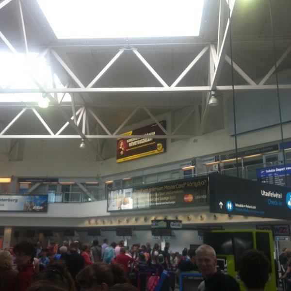 Terminal 2B - 94 tips from 18545 visitors