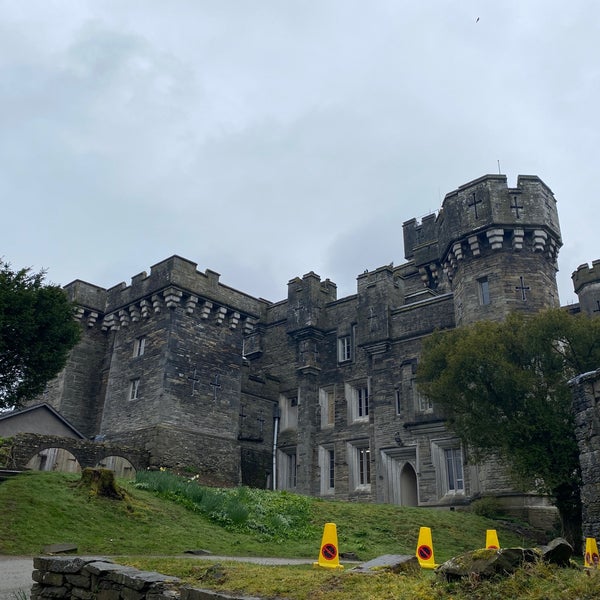Wray Castle - Castle