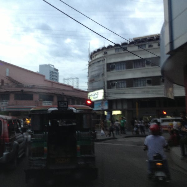 Colonnade Mall - Colon St.