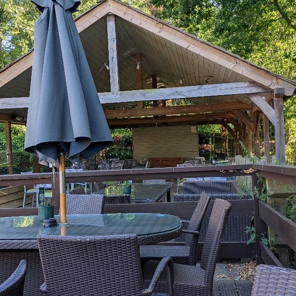 Ye Olde Six Bells - Pub in Horley