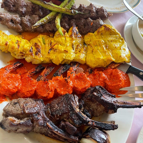 Hossein - 19 tips from 917 visitors