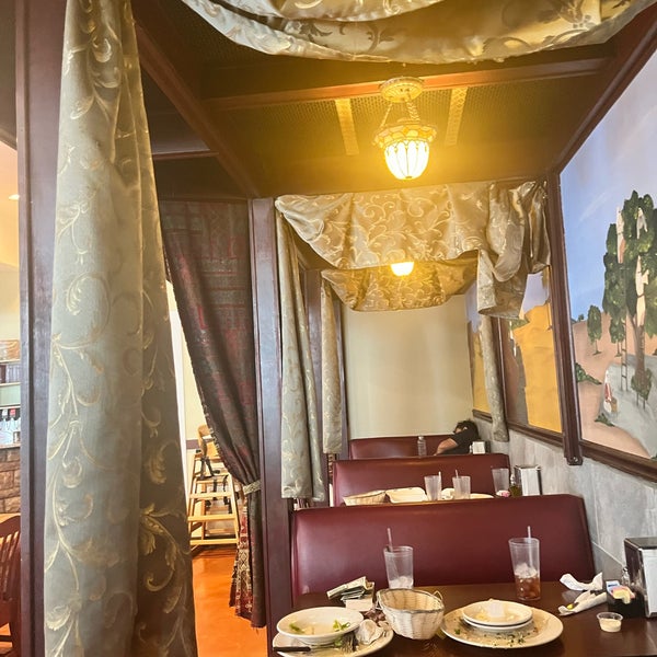 Mona's Cafe & Deli - Mid-City - 3901 Banks St