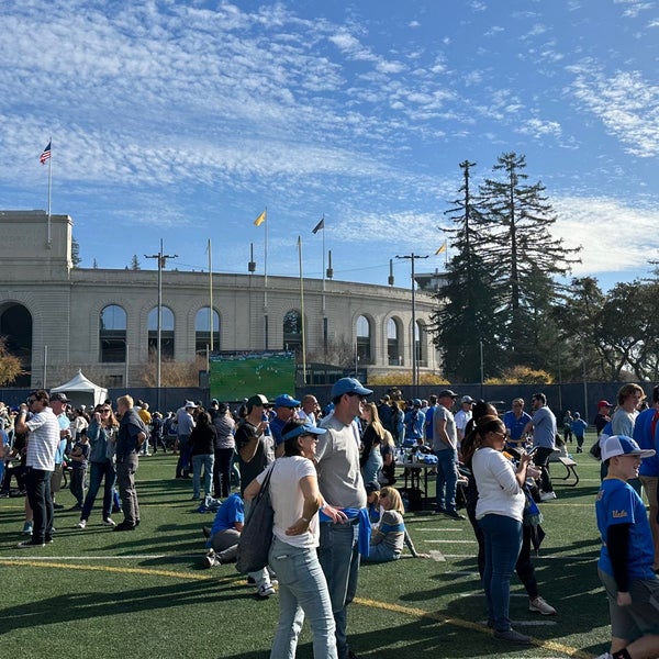 Maxwell Field - University of California-Berkeley - 2201 Piedmont Ave