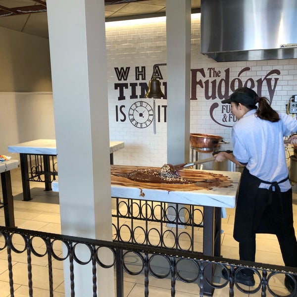 The Fudge House - Candy Store in Fishermans Wharf