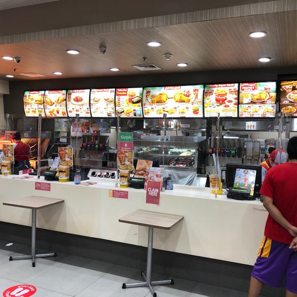 Jollibee - Fort Bonifacio - G/F Market! Market!, McKinley Pkwy, Bonifacio Global City