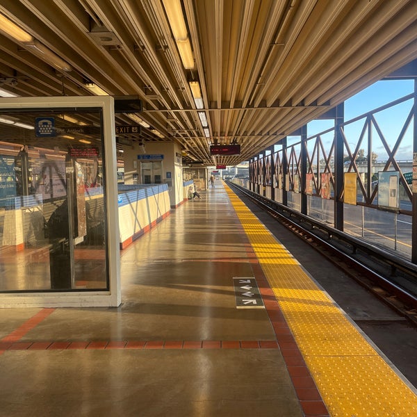 MacArthur BART Station - Mosswood - Oakland, CA