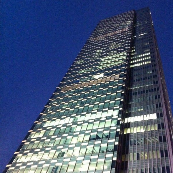 Kerry Parkside (浦东嘉里城) - Shopping Mall