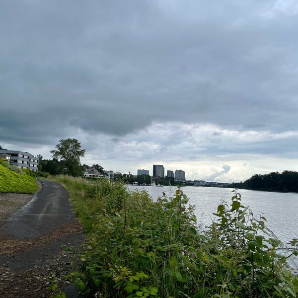 Willamette Greenway Trail - Hiking Trail in Portland
