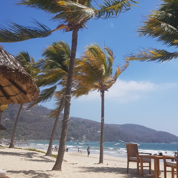 Playa la Ropa - Beach in Zihuatenejo