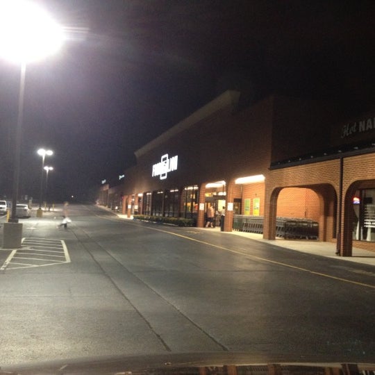Food Lion Grocery Store - Supermarket in Forest