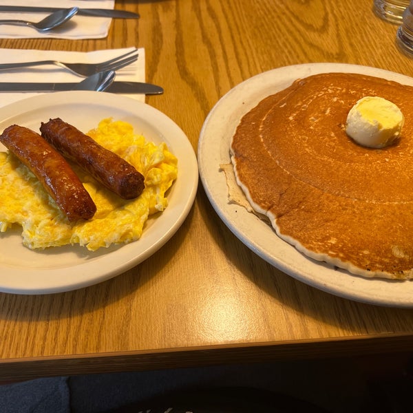 Varsity Inn - Breakfast Spot in Seattle