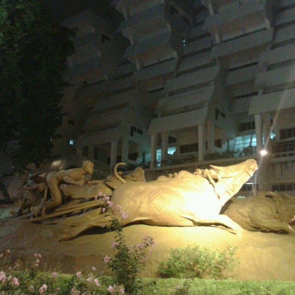 Patung Karapan Sapi - Sculpture Garden