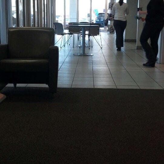 Jim Click Nissan - Car Dealership