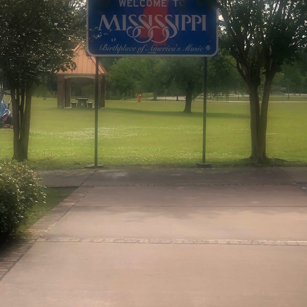 Mississippi Welcome Center - Tourist Information and Service in Moss Point
