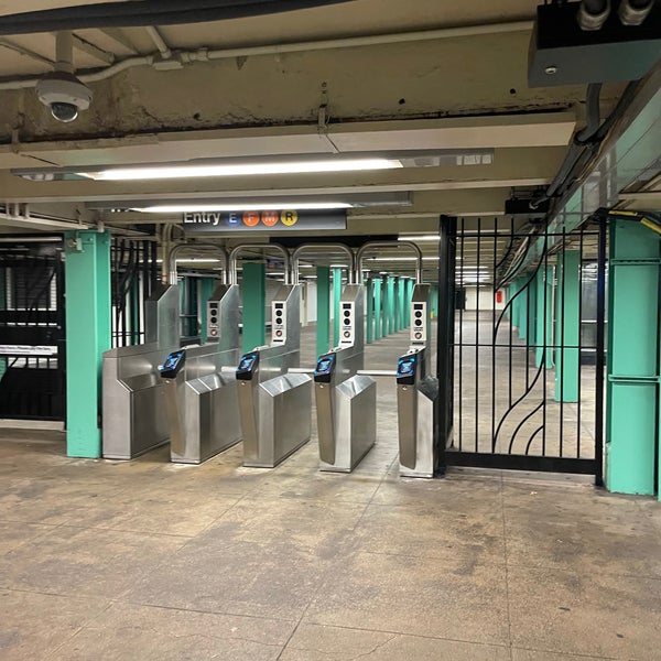 Photos at MTA Subway - Forest Hills/71st Ave (E/F/M/R) - 16 tips from ...