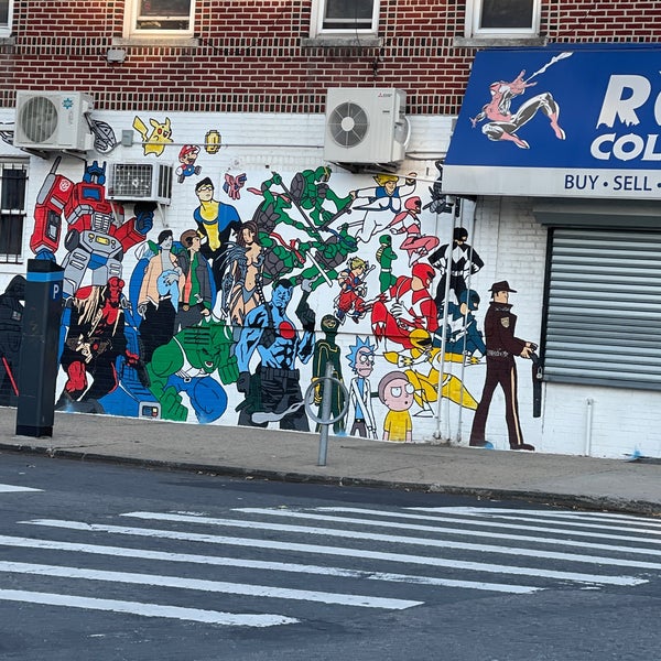 Royal Collectibles - 10 tips from 381 visitors