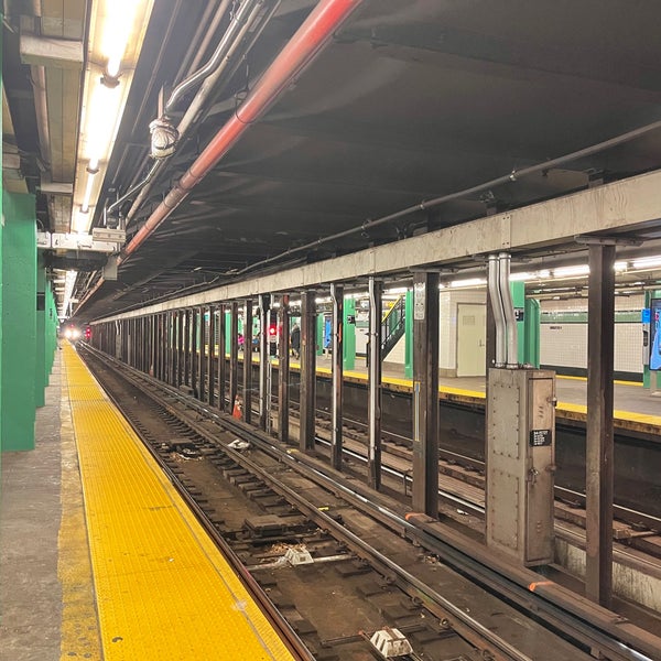 Photos at MTA Subway - Forest Hills/71st Ave (E/F/M/R) - 16 tips from ...