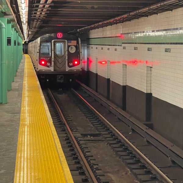 Photos at MTA Subway - Forest Hills/71st Ave (E/F/M/R) - 16 tips from ...