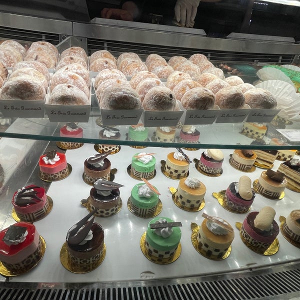 Le District Patisserie - Pastry Shop in Battery Park City