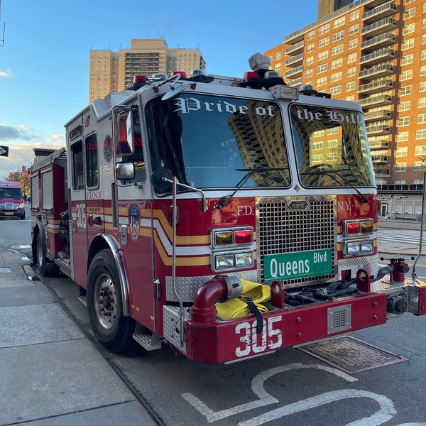 FDNY Engine 305/Ladder 151 - 111-02 Queens Blvd