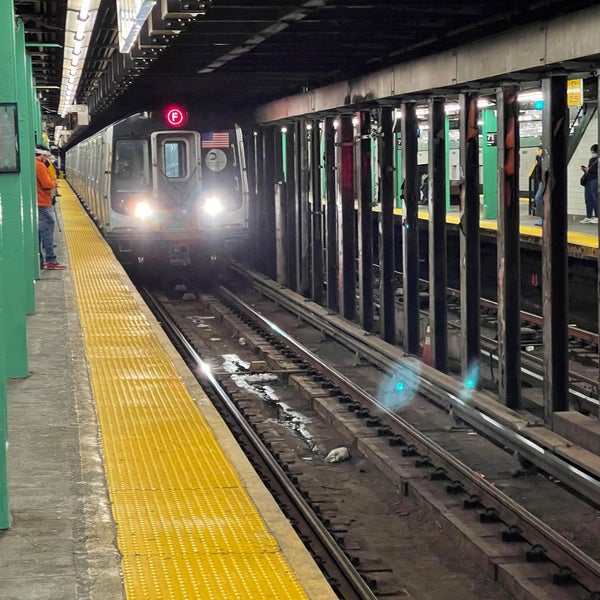 Photos at MTA Subway - Forest Hills/71st Ave (E/F/M/R) - 16 tips from ...