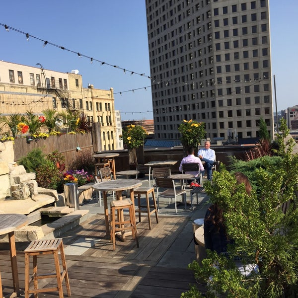 Zen On 7 Rooftop Bar - Juneau Town - 411 E Mason St Fl 7