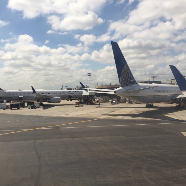 Gate B61 - Airport Gate in Newark