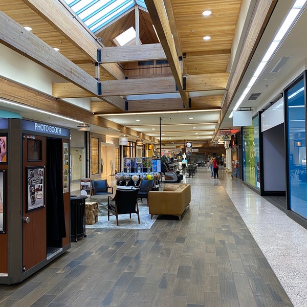 Southgate Mall - Shopping Mall in Southgate Triangle