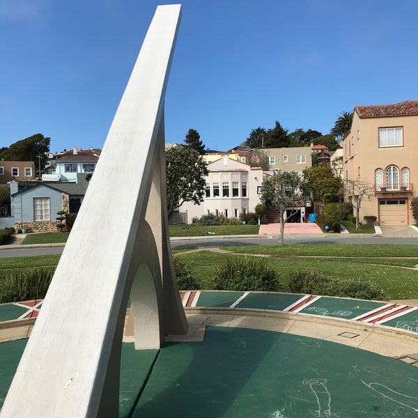 Ingleside Terraces Sundial - Ingleside Terraces - 4 tips from 272 visitors