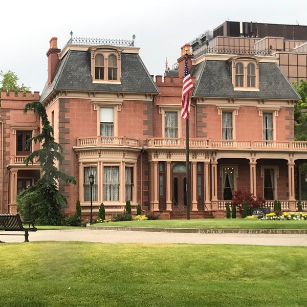 Devereaux Mansion - 1 tip from 115 visitors