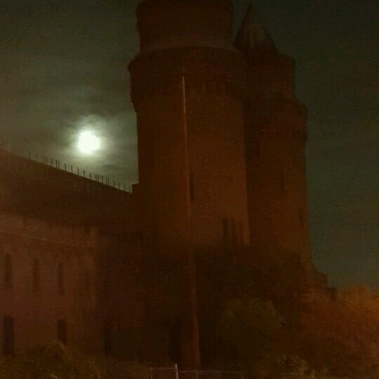 Eighth Regiment Kingsbridge Armory - Government Building in West Bronx