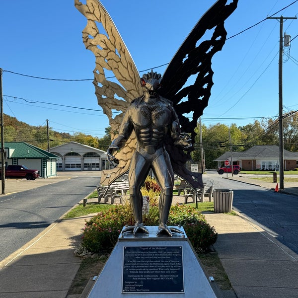 Mothman Statue - 13 tips
