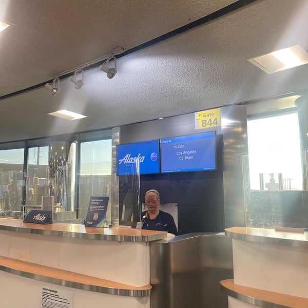 Gate B44 - Newark Airport and Port Newark - 7 tips from 1150 visitors