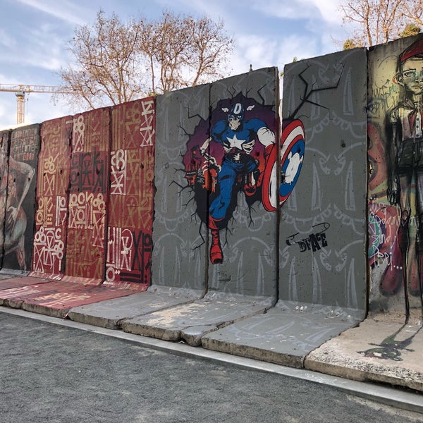 The Wall Project - Monument in Los Angeles