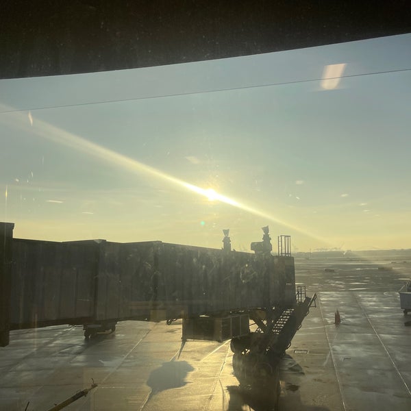 Gate B44 - Newark Airport and Port Newark - 7 tips from 1150 visitors