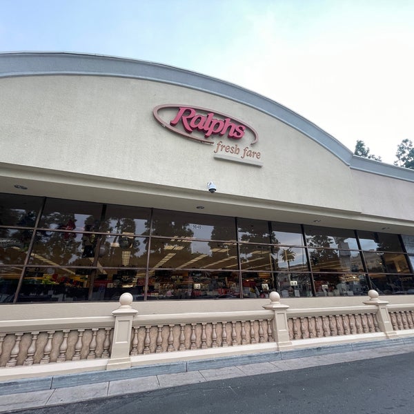 Ralphs - 9040 Beverly Blvd