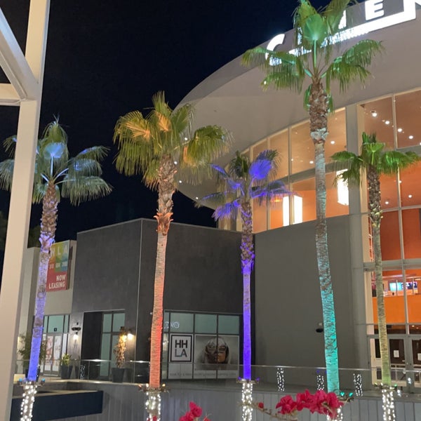 The Promenade at Howard Hughes Center - Shopping Mall in Los Angeles