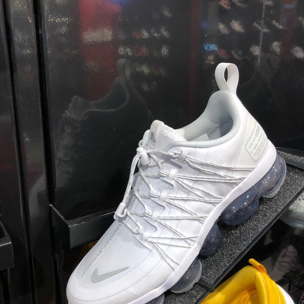 House of Hoops by Foot Locker - Shoe Store in Atlanta